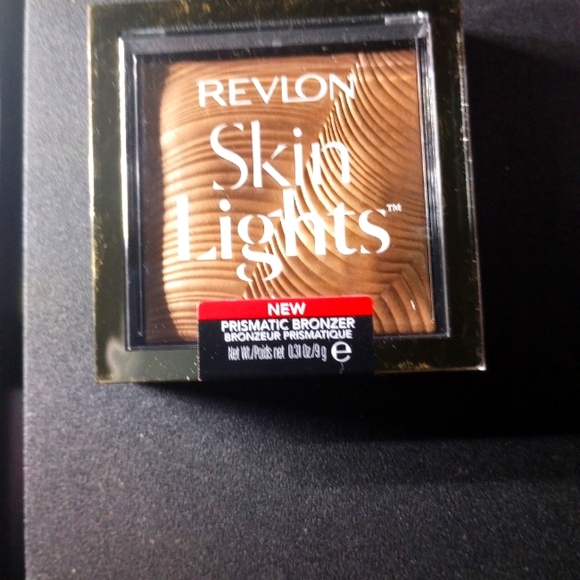 Revlon | Makeup | Revlon Skin Lights Prismatic Bronzer Radiant Brown ...